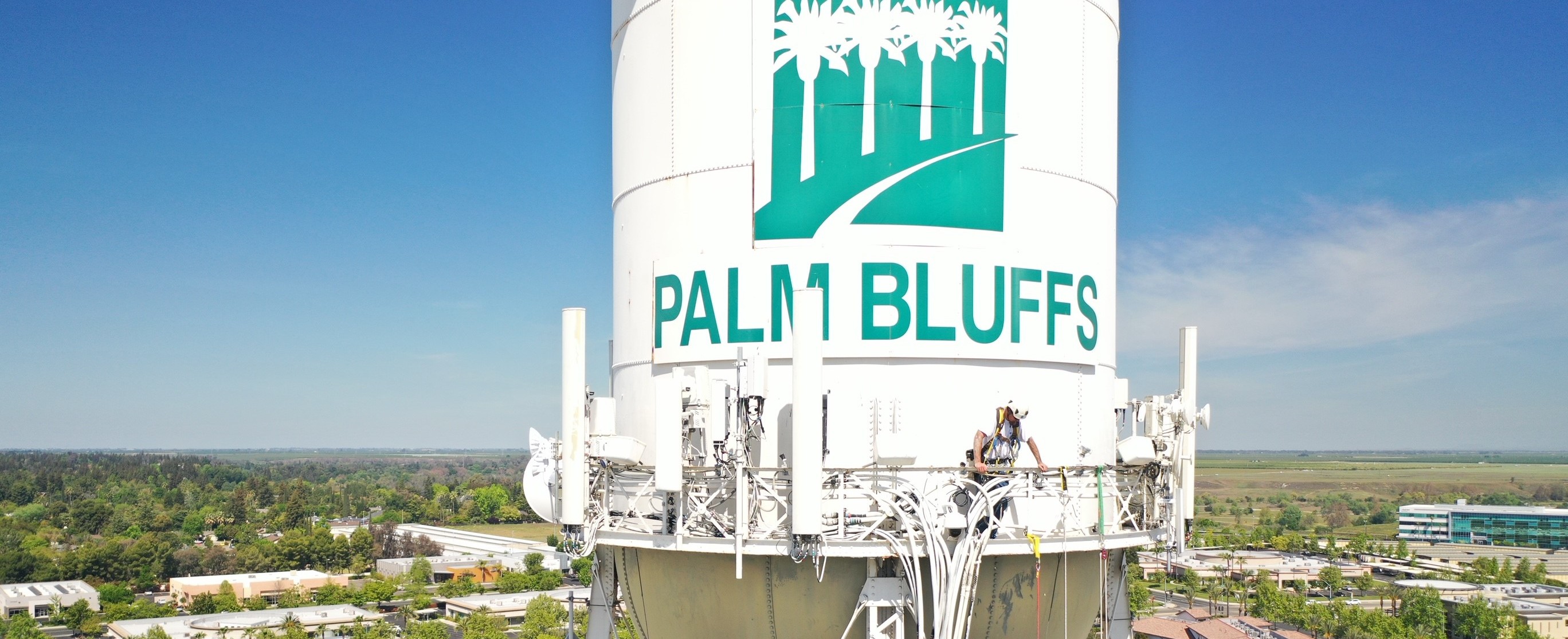 North Fresno landmark getting a star makeover Wednesday - The Business ...